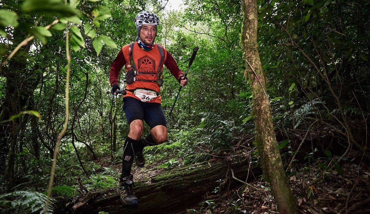 Dirige uno de los gremios más importantes del país, es trail runner ...